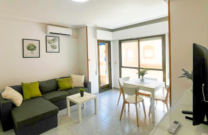 Bright Apartment Near Palm Avenue | 500 M To Beach - Torrevieja