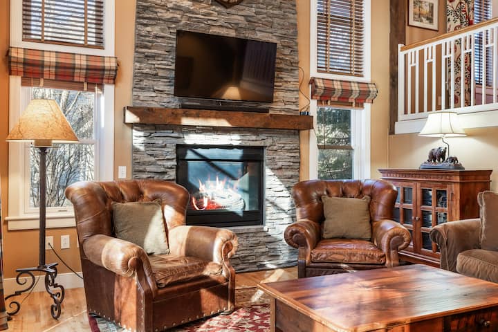 Sunny Stratton Springs End Unit With Hot Tub - Stratton, VT