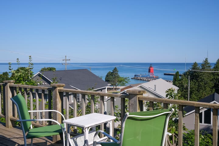 Lake Michigan Sunset View Cottage - Charlevoix, MI