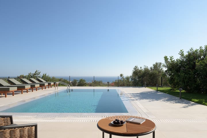 Olvios Villa I, With 35m² Pool & Seaviews - Hersonissos