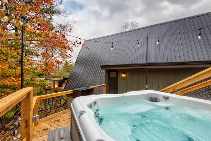 Snowmaker's Cabin Ski In! Ski Out! - Beech Mountain, NC