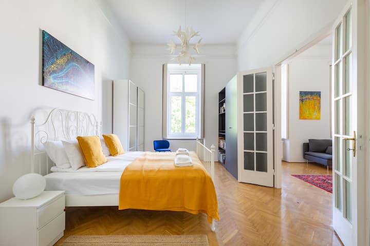 Museum Avenue 2-br Residence - Budapest