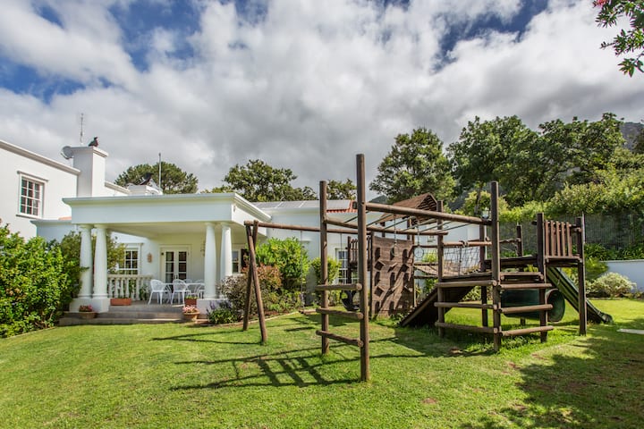Upmarket Garden Cottage Heated Pool Constantia - Cape Town