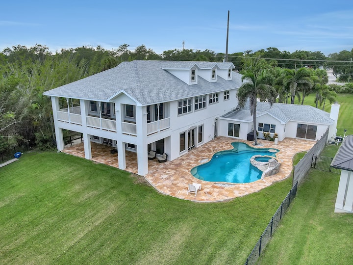 -Riverfront Family Pool/spa/gamerm 8bd/5.5ba 20ppl - Melbourne, FL