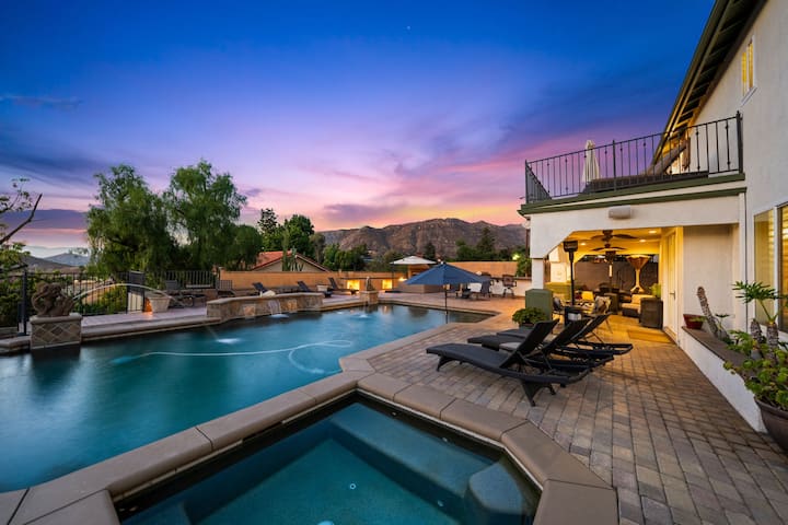 ~Riverside Golden Hour Oasis~ Movie Theater ~ Pool - Riverside, CA