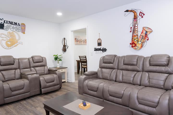 Centrally Located 4bed/3bth/pool Table -2k/3q Beds - Winston-Salem, NC