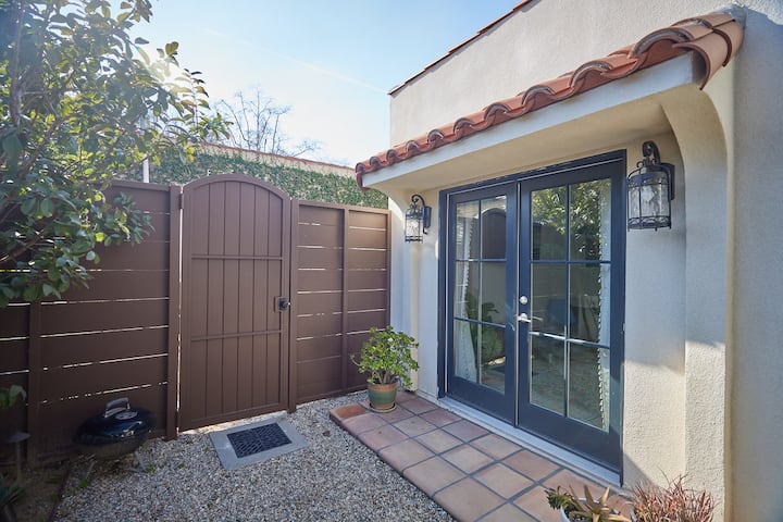 Charming & Walkable, Atwater Spanish Guest House - Los Angeles, CA