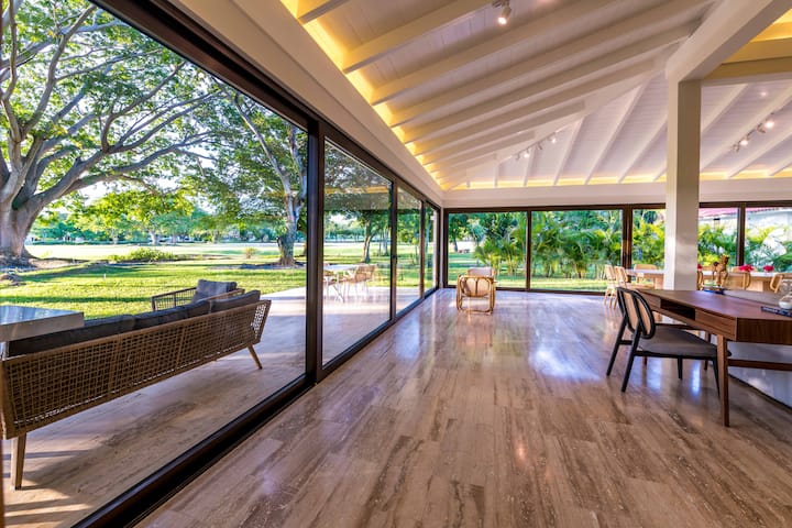 Luxury Sunset Stay W/ Pool, Golf & Private Chef - La Romana