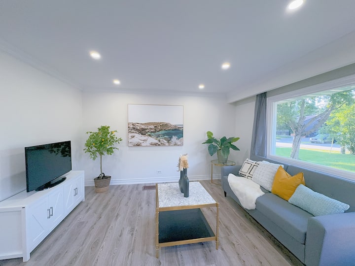 Grade Aaa River House Cottage For 6-12 - Georgina