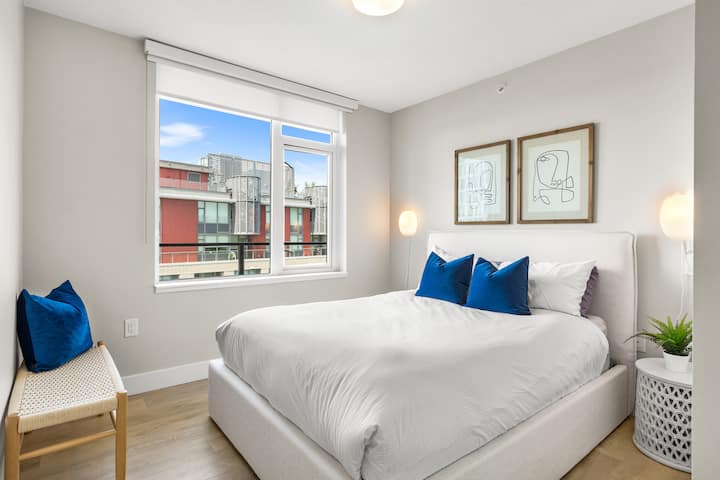 Modern Luxury 2bd/2ba Ac/view/gym/pool/bbq/bigdeck - Burnaby