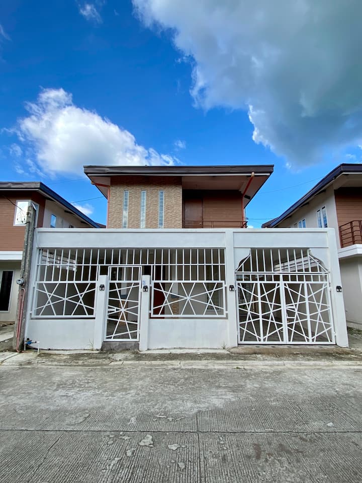 Casa De Aurora - Entire Home - San Pablo City