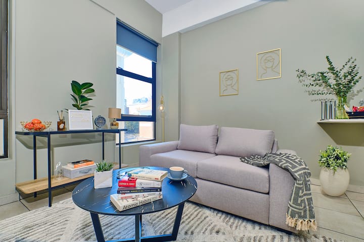 Trendy, Spacious, 1bedroom,46sqm Condo, With Pool - Johannesburg