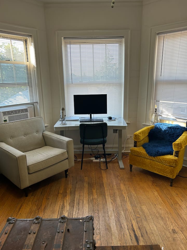 Cute Oak Park Studio - Oak Park