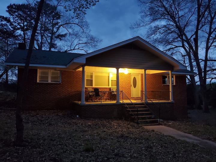 Updated Farmhouse Beautiful View - Gastonia, NC