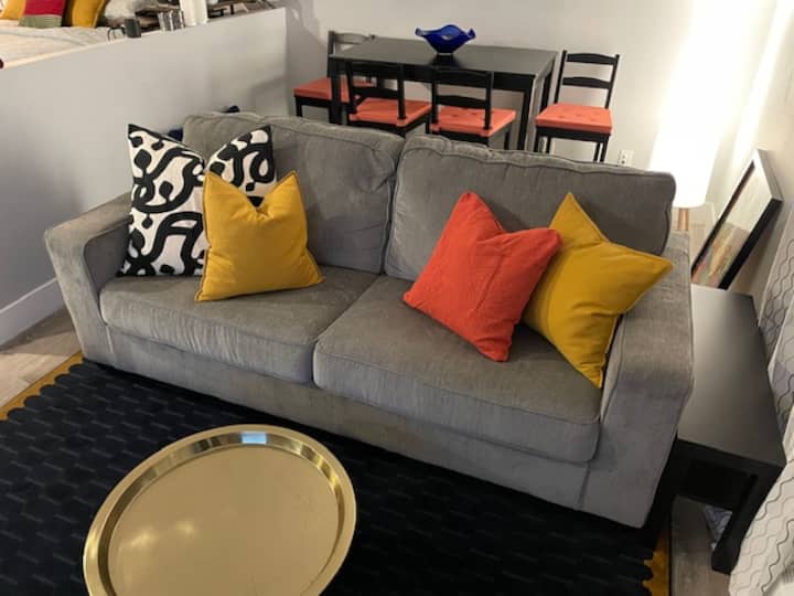 Cozy Nest In Downtown Edmonton - Edmonton