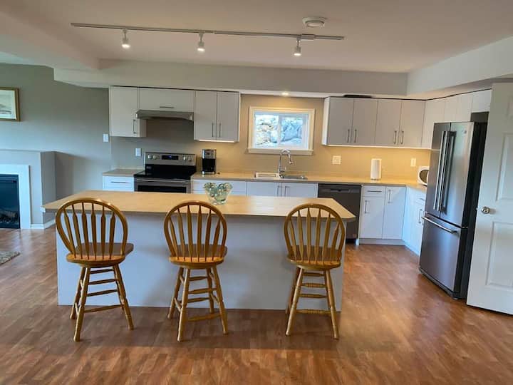 Quiet Area  Home Away From Home - Port Alberni
