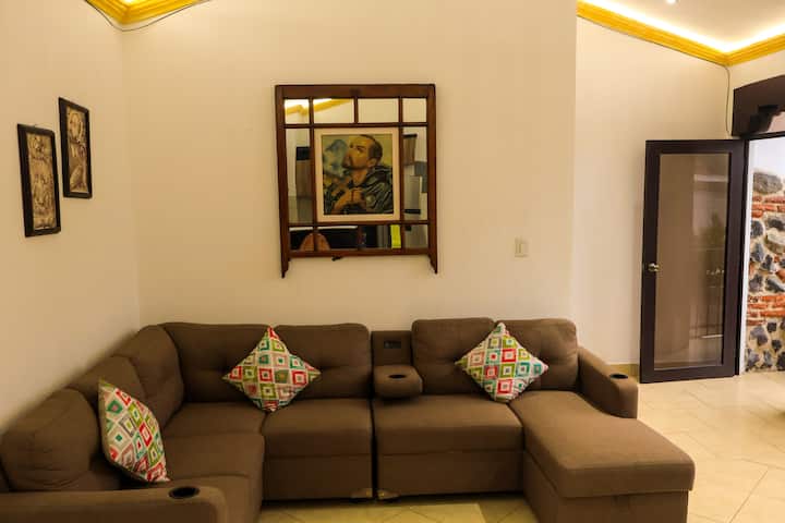 San Gabriel - Santiago Zamora