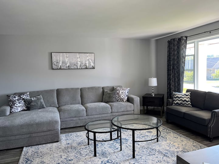 Modern Large 3 Bedroom Duplex - Truro