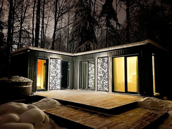 Metsavaatega Majake Pärnu Piiril - Estonia