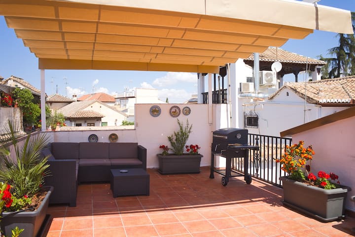 Sunny House. Terraza Privada Y Parking. - Granada