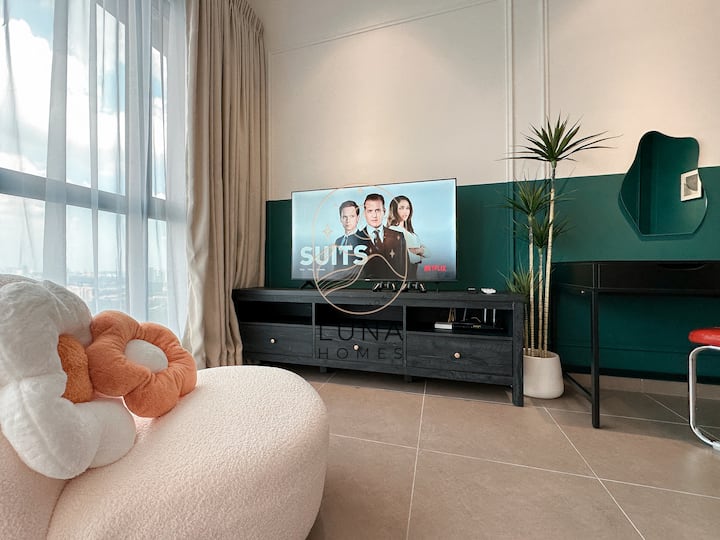 Scandinavian Studio Near 1 Utama | Free Netflix - Petaling Jaya