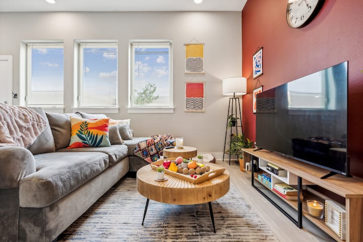 Joyful 1bd: Pleasant, Warm & Close To The Action! - Meadowbrook - Fort Worth