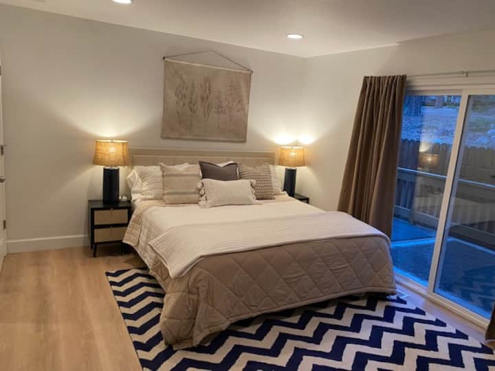 Charming, Cozy And Clean Tahoe Retreat - Carson City, NV