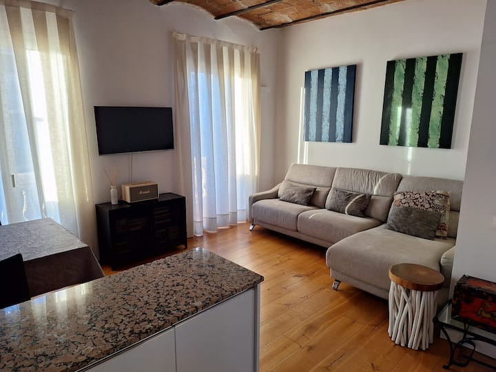 Central Refurbished 2b Apartment - Barcelona