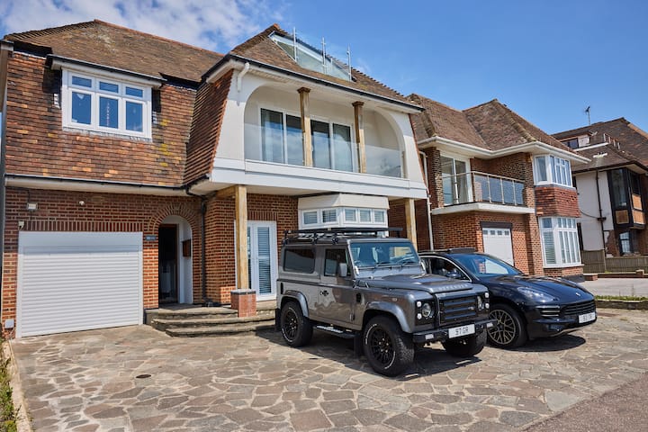 5-bedroom Beachfront House - Southend-on-Sea