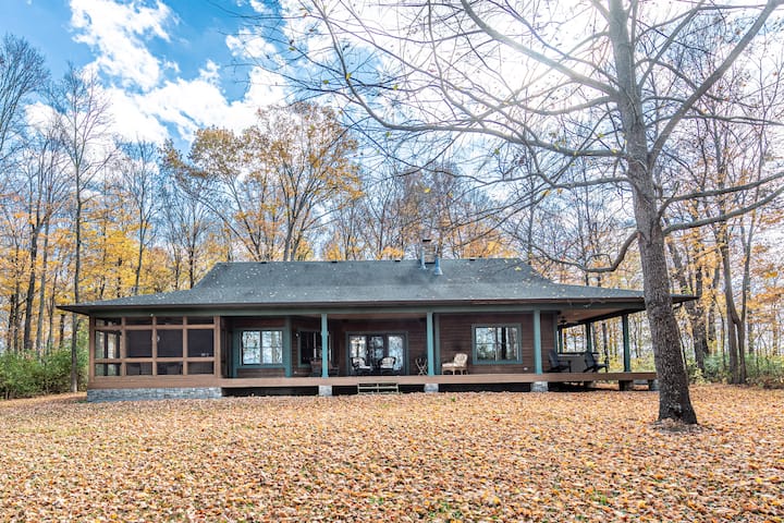 Cottage In The Woods - Farm Style - Lynchburg, OH