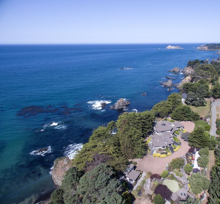 Luxury Private Waterfront Estate W/ Beach Access! - Sea Ranch, CA