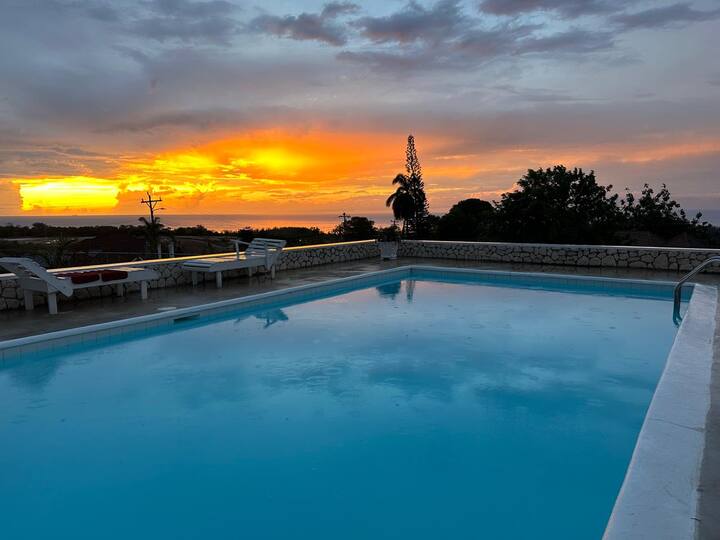 Deja Vu Villa - Montego Bay