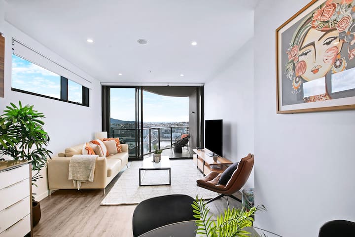 Above Brisbane King Suite With Rooftop Pool Deck - Brisbane