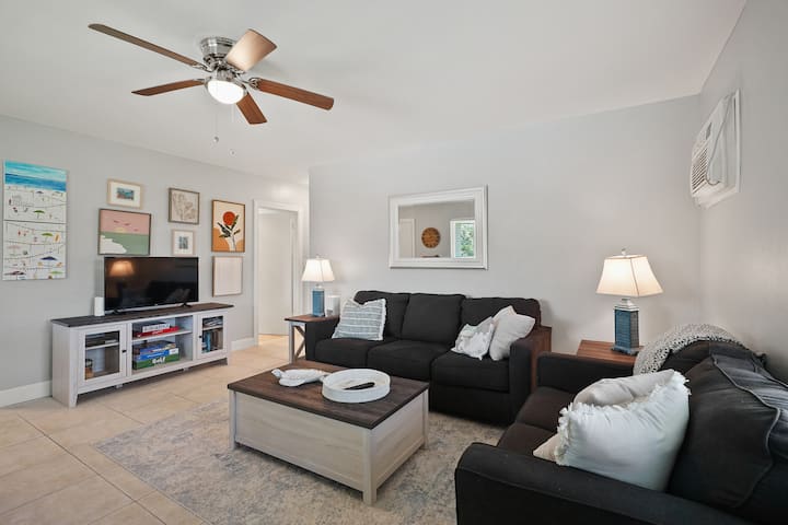 2 Bedroom Condo - 5 Min To Beach - Marco Island, FL