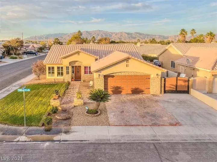 Boho Haus - 3 Bedrooms, 2 Baths - North Las Vegas, NV