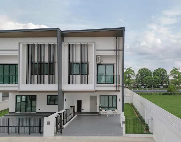 เพนท์เฮ้าส์โคราช มอเตอร์เวย์M6 - Nakhon Ratchasima