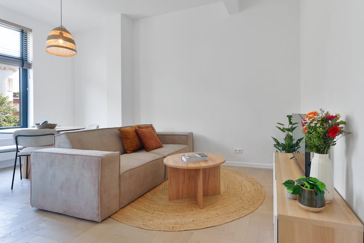Bright Apartment W/private Entrance & Workspace - Anvers