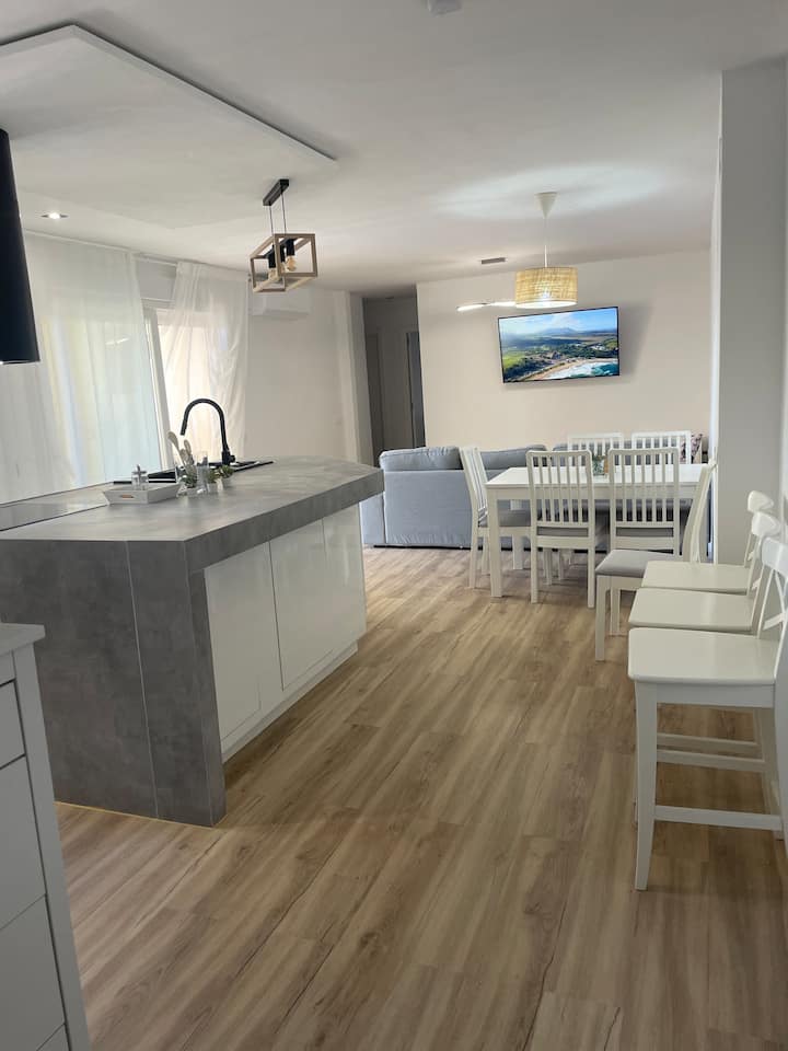 4 Habitaciones 2 Baños + Parking - Fuengirola