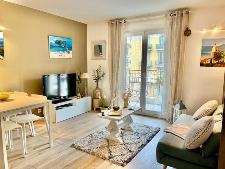Apartment For 4 People/aircon/pool/beach - Nice