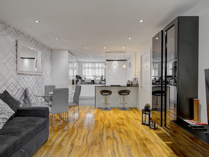 Stunning 1bed Manchester Apartment *With Parking* - Salford
