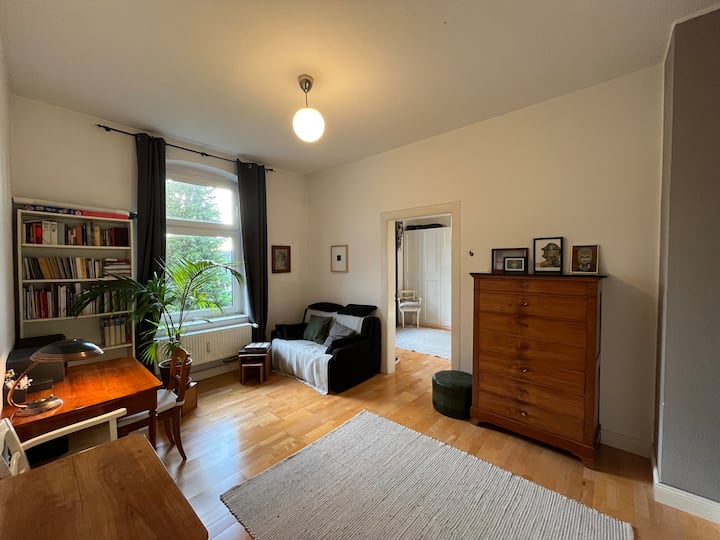 2-zimmer-altbauwohnung Im 2. Og, Ruhige Lage - Düsseldorf