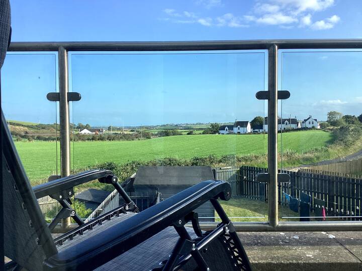Beautiful Spacious House +Hottub - Portstewart