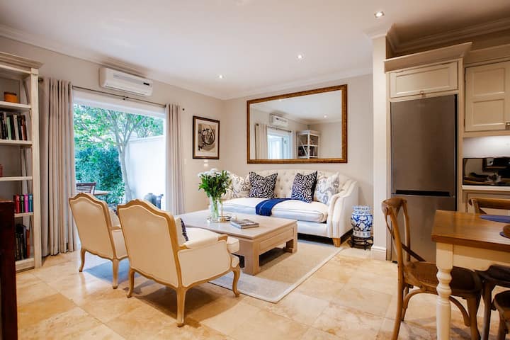 Unwind In Comfort And Elegance - Franschhoek