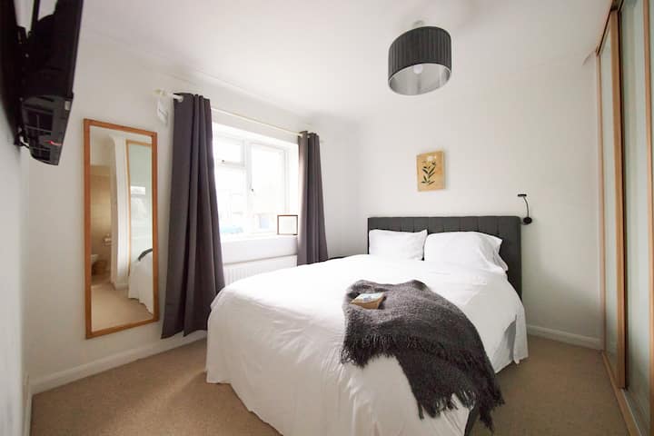 Frome Detached 5 Bedrooms, 3 Baths, Fully Equipped - Warminster