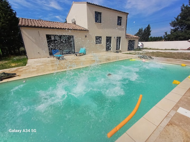Maison Moderne Avec Piscine - Monteux