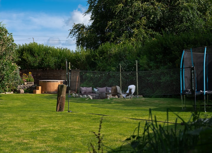 Stunning Cornish Cottage, Dogs,tub, Fire Pit, Bbq, - Bodmin