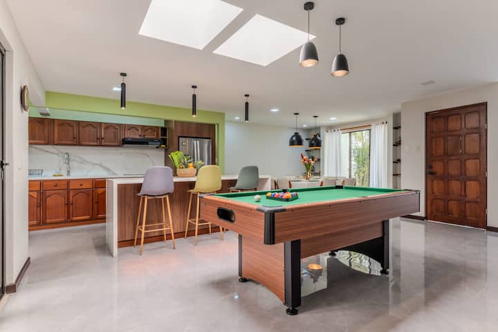 Splendid 10 Guest House - Casa Olivera -Pool Table - San José