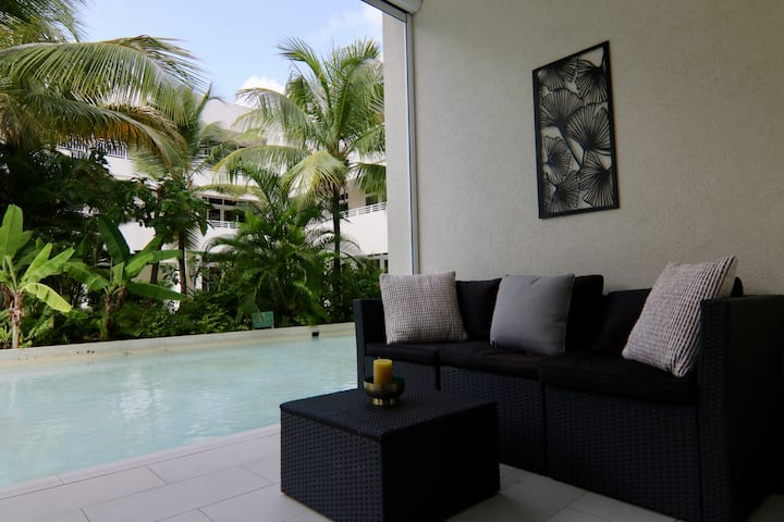 Modern 1br W/pool, Patio, Walk To Beach, Nightlife - Worthing