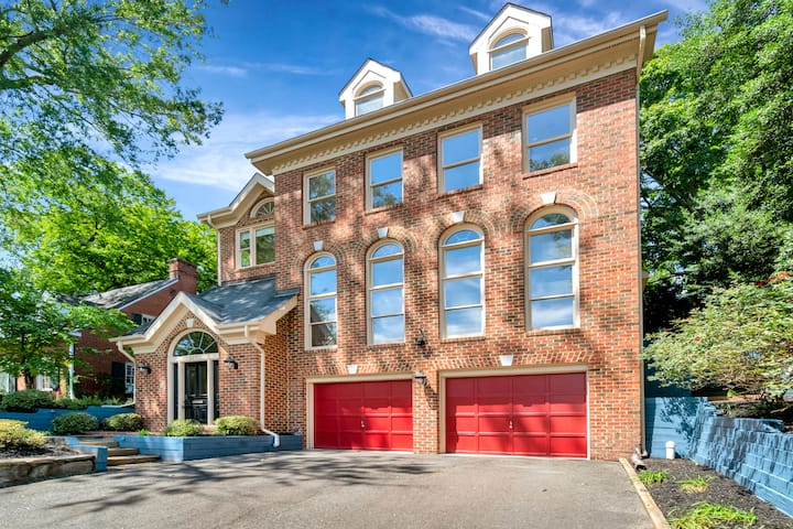 Luxury 6br Mansion Near Washington Dc W/ Game Room - Alexandria, VA