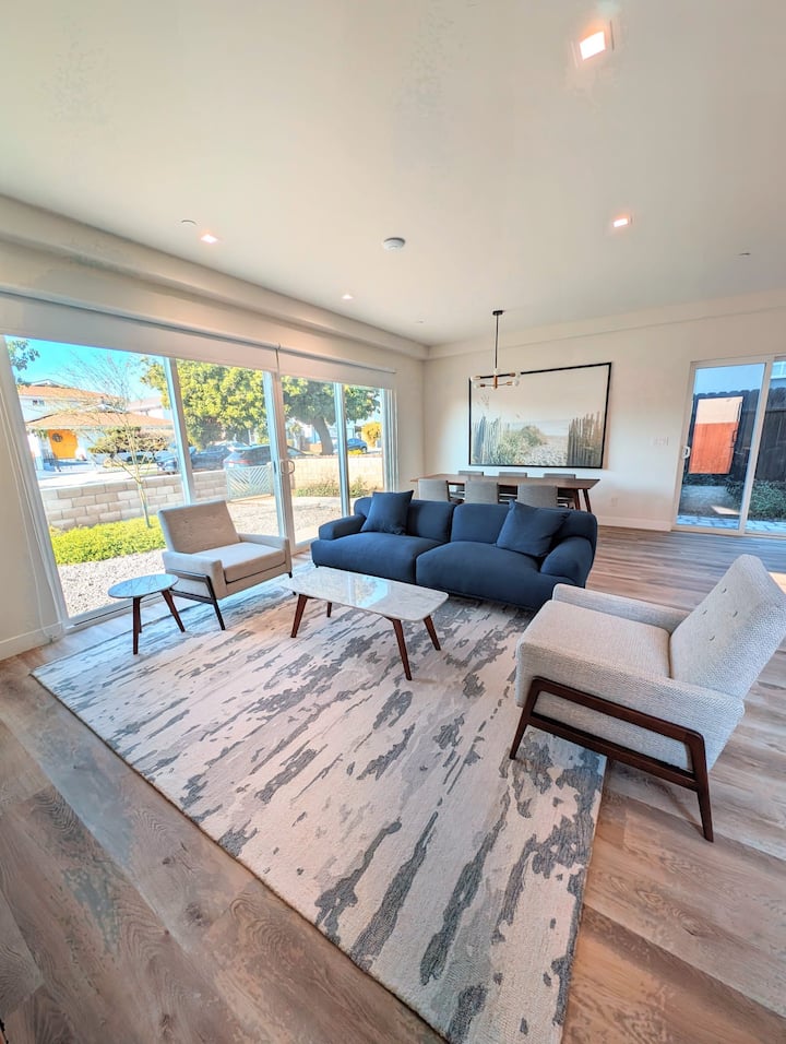 Brand New West La Private Bedroom & Bathroom - Santa Monica, CA